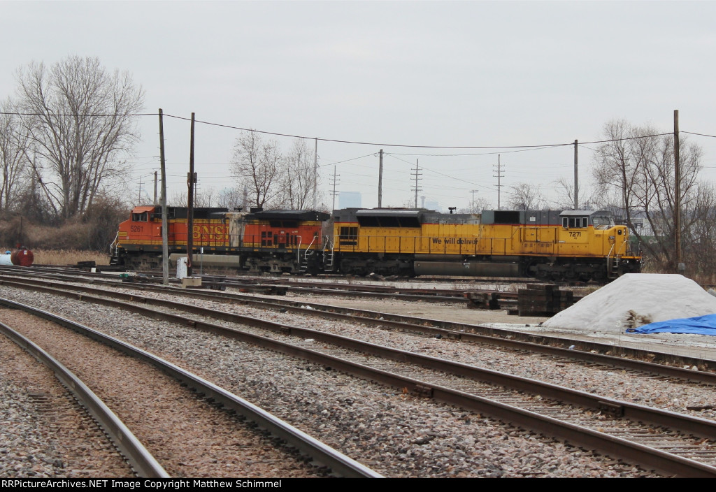 NS 7271 & BNSF 5261